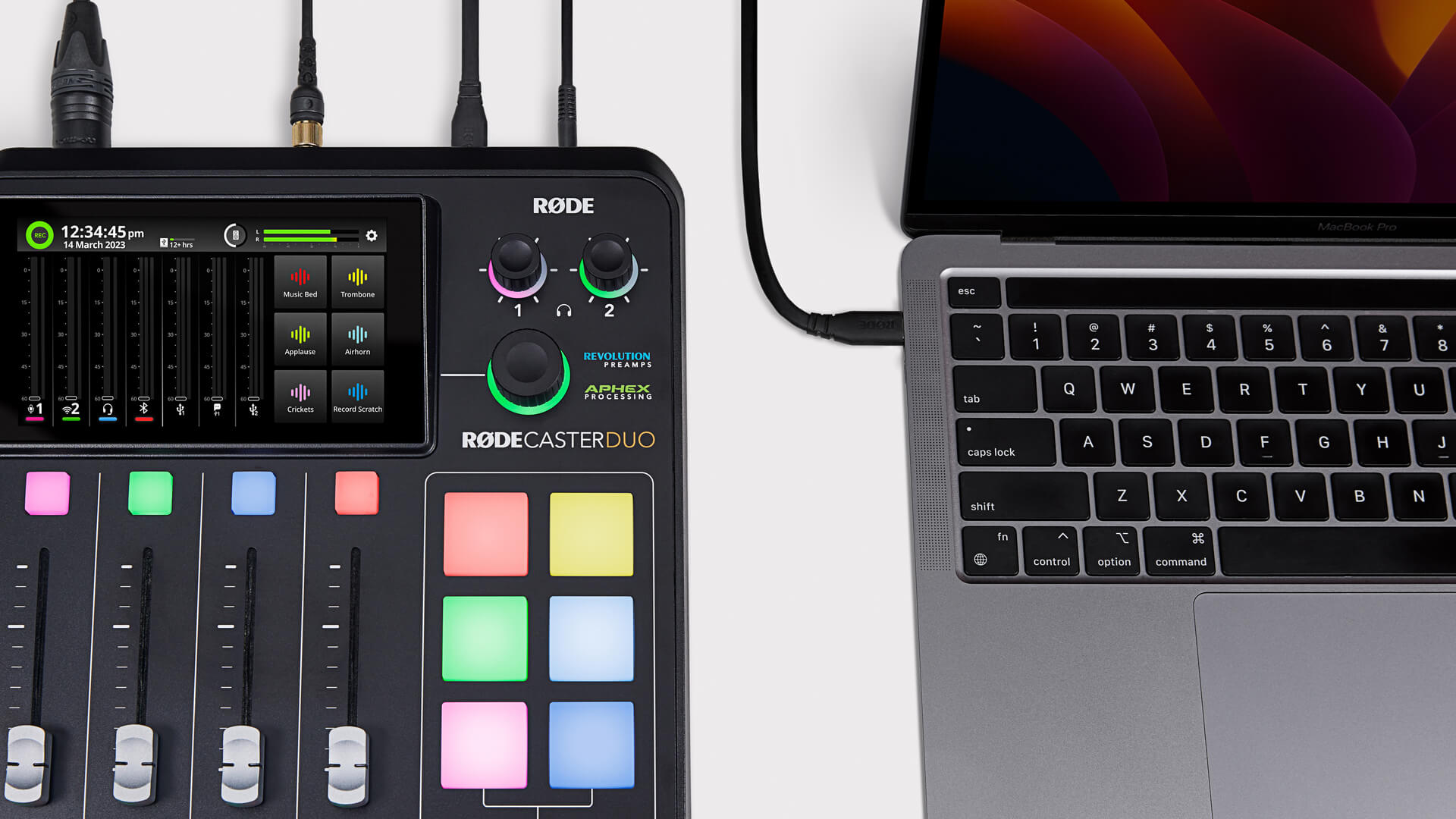 RØDECaster Duo | Connecting Callers and Online Guests | RØDE