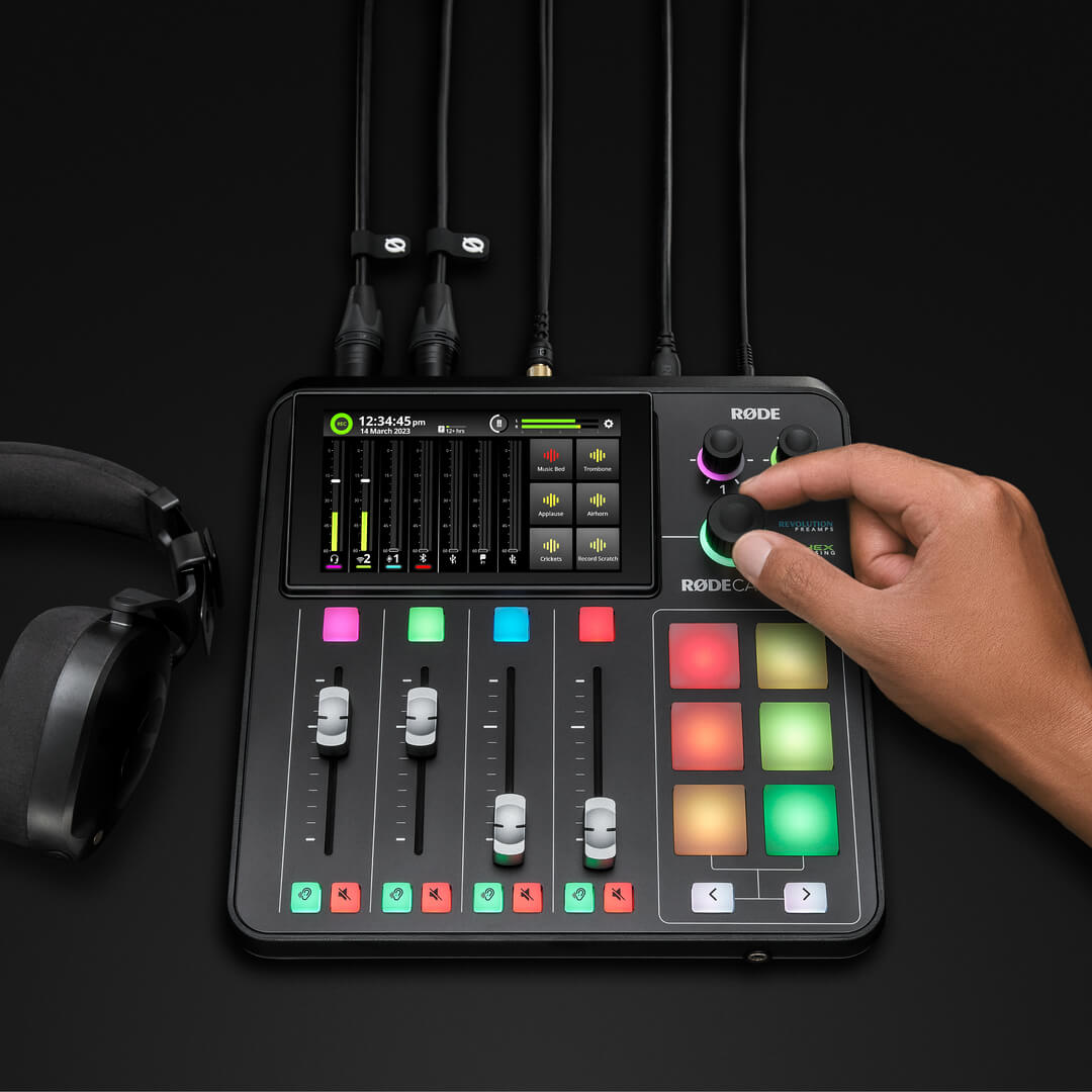 RØDE Podcaster Bundle Two-person Podcasting Bundle | Visual Focus